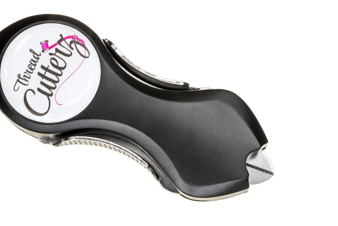Snipper with Retractable Cord and Clip – Thread Cutterz